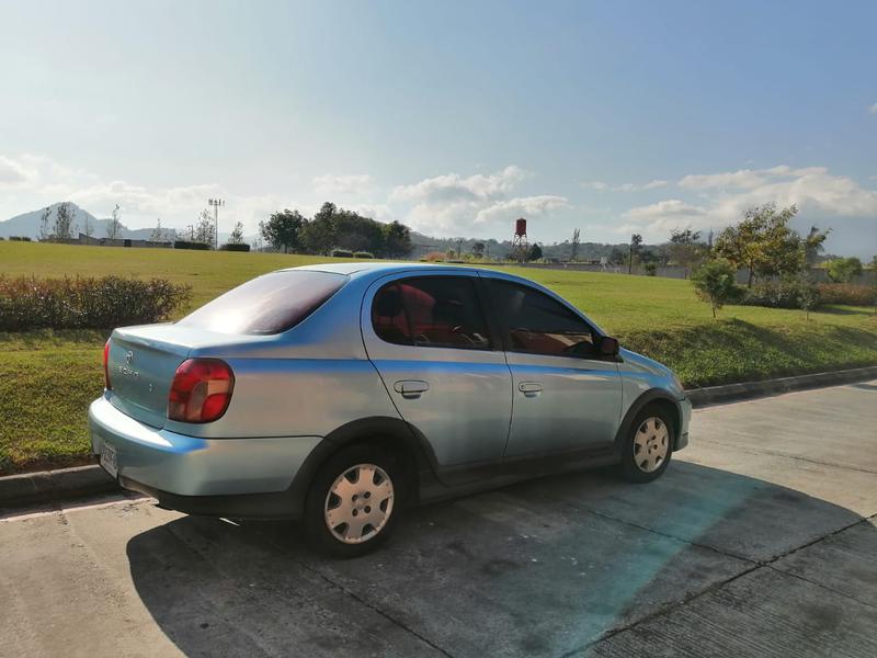 Toyota Yaris • 2001 • 162,105 km • Q 27500 GTQ - Carros.com